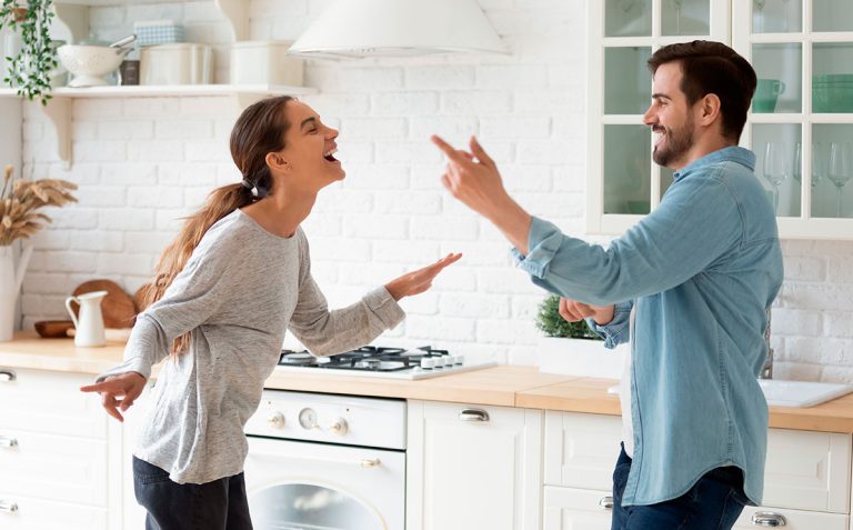 ¿Cómo reformar una casa vieja con poco dinero? - Servei Estació