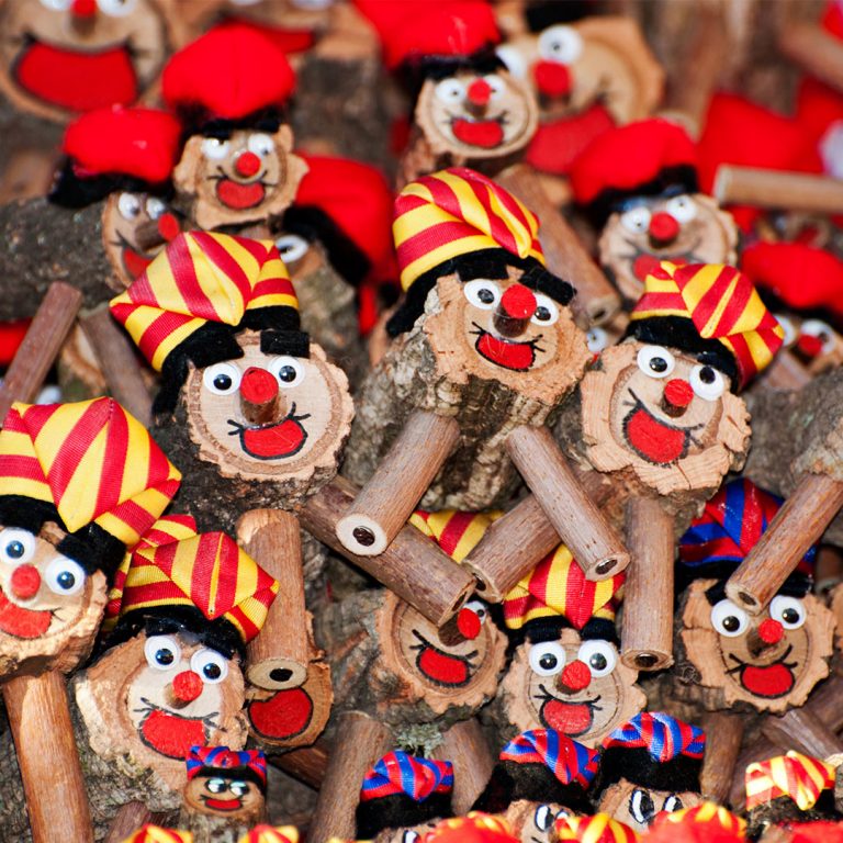 Caga tió casero: Materiales y herramientas para crearlo - Servei Estació