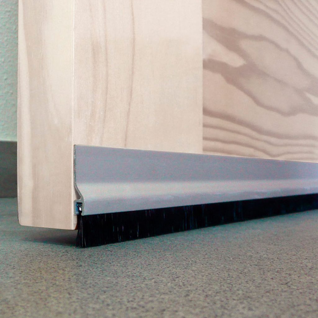 ¿Cómo colocar un burlete en una puerta? - Servei Estació